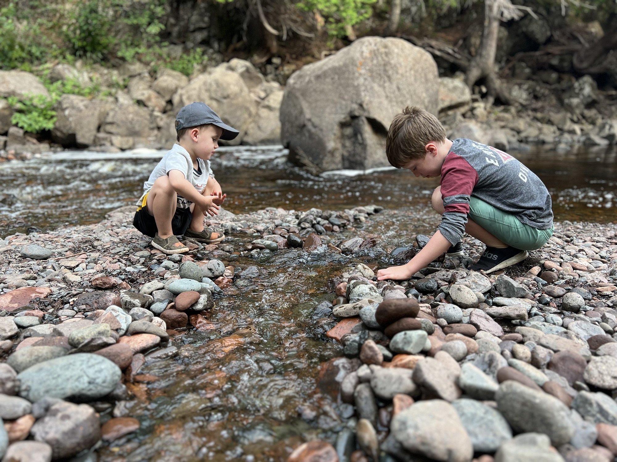 30 more outdoors – Encouraging daily outdoor adventures for busy humans.